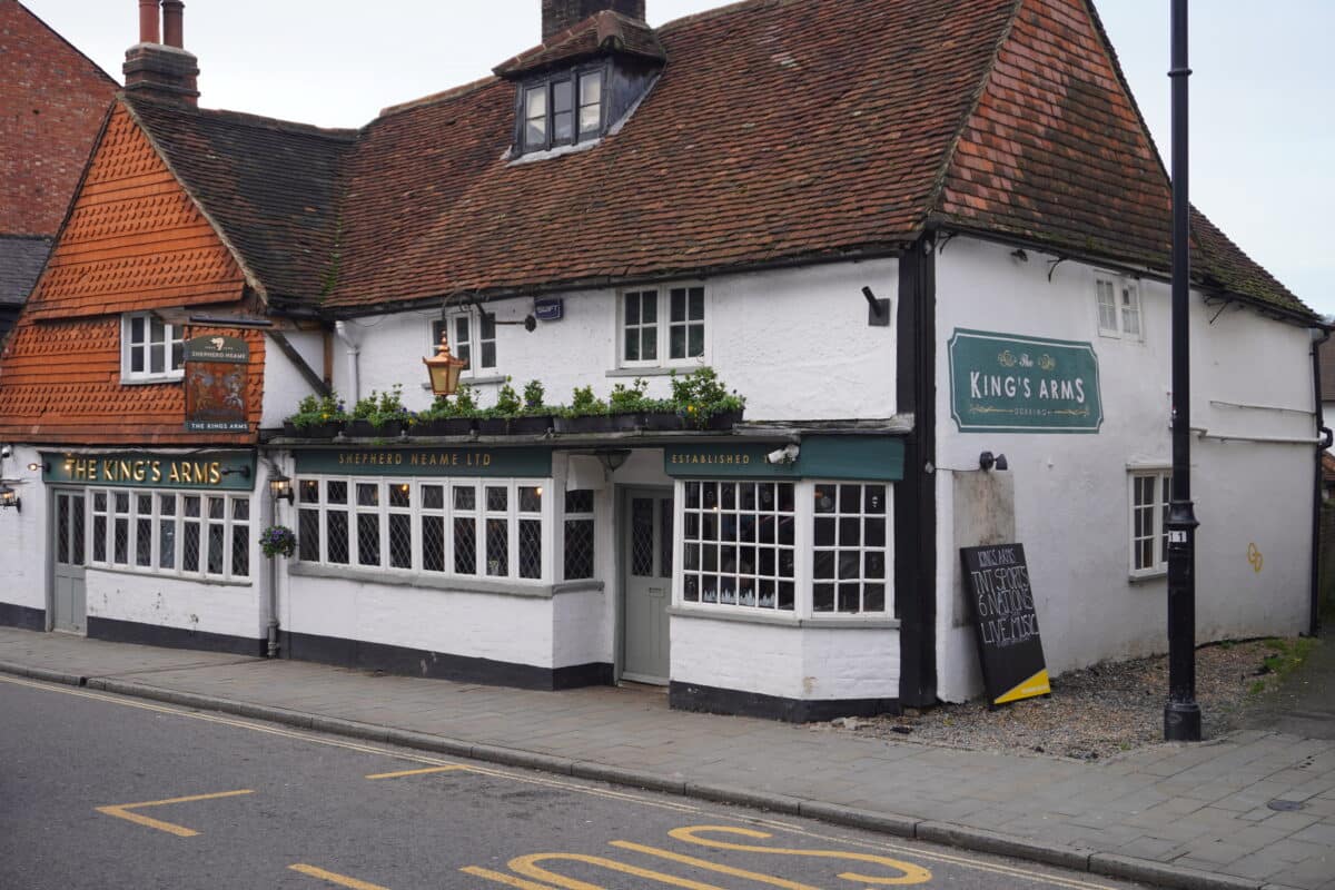 Pubs and Bars - Hello Dorking