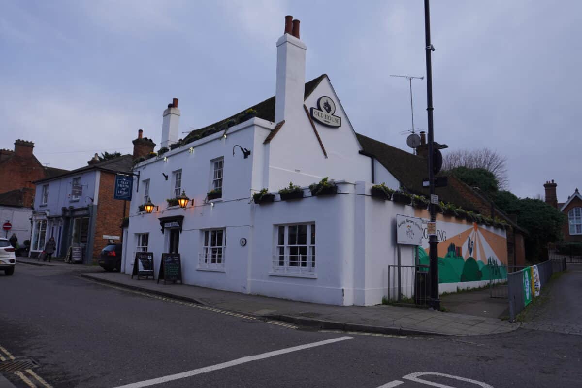Pubs and Bars - Hello Dorking